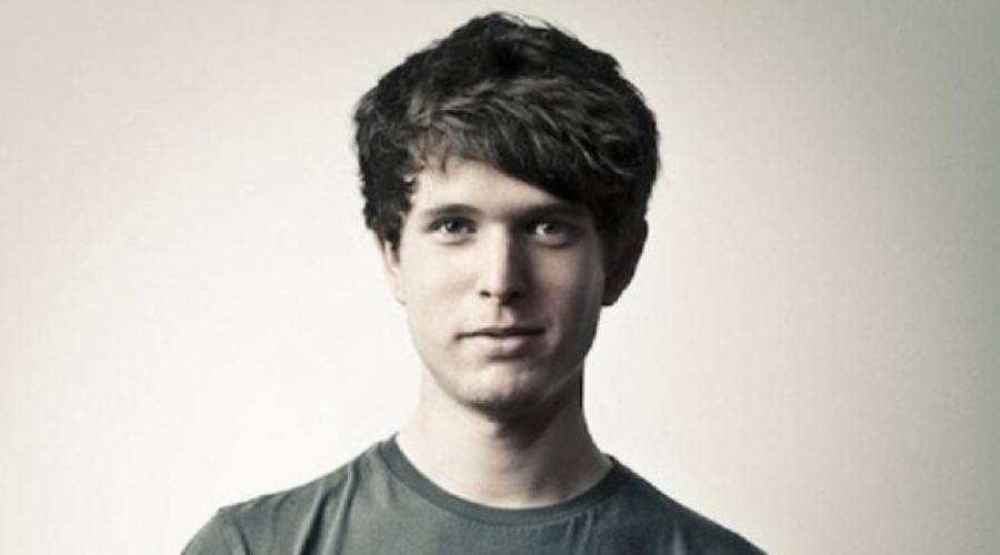 James Blake e Burial. La buffa "intervista" e l'inedito dalla residency ...