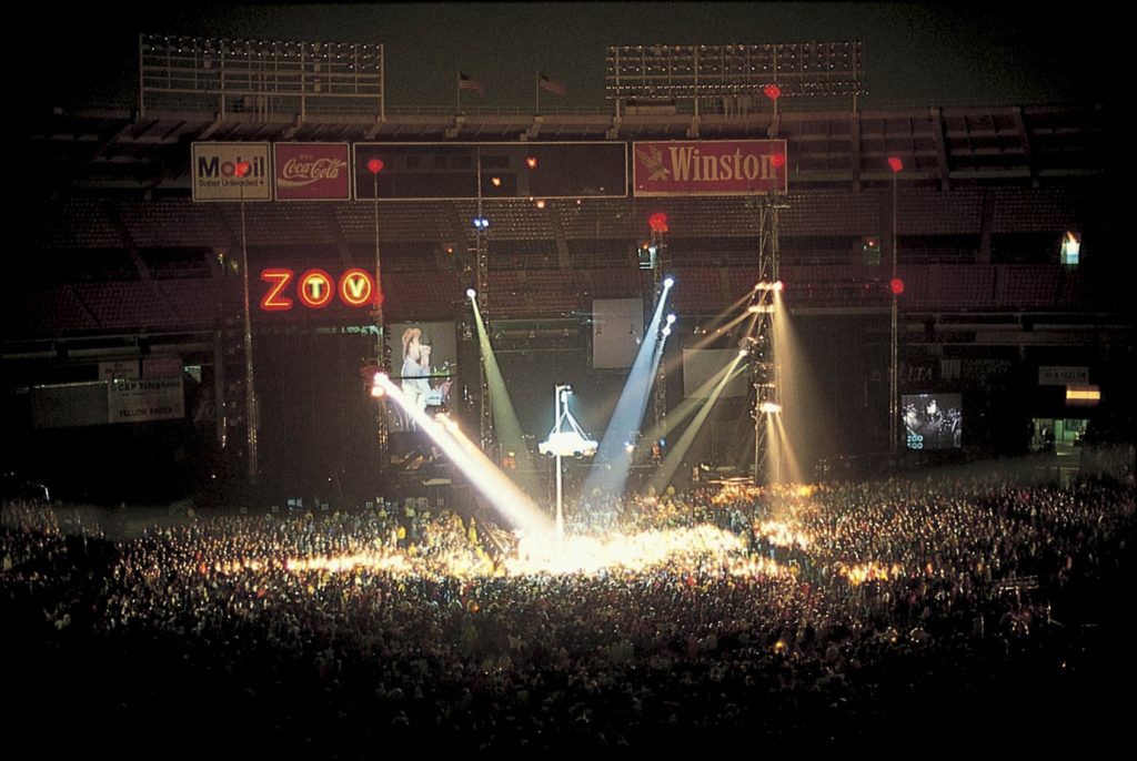 U2. Acrobati sulla scia luminosa di una stella morente - Stories ...