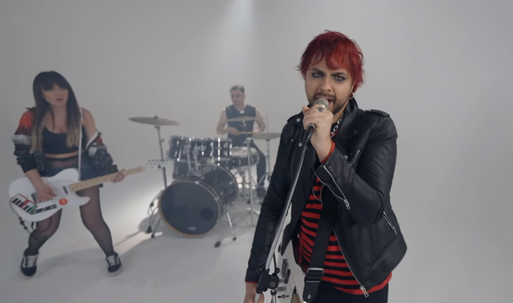 Gazosa. “L'italiano”, ovvero la stantia retorica dei cliché - Video ...