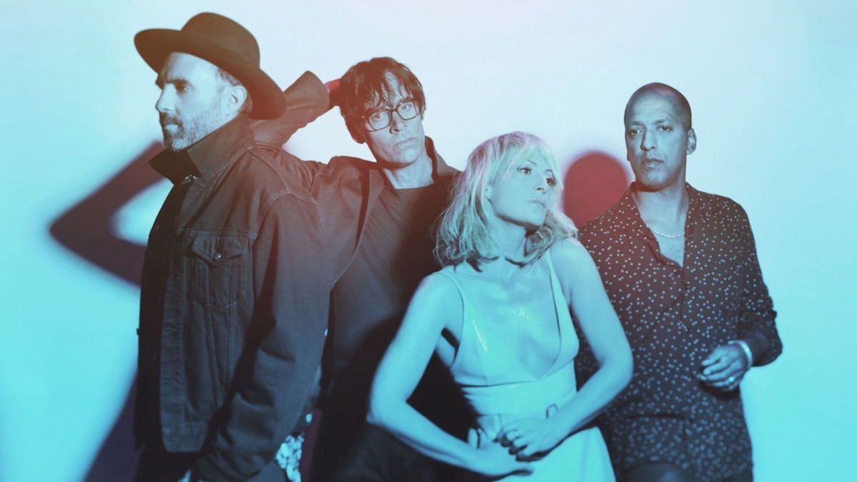 Metric - Formentera - Album, acquista - SENTIREASCOLTARE