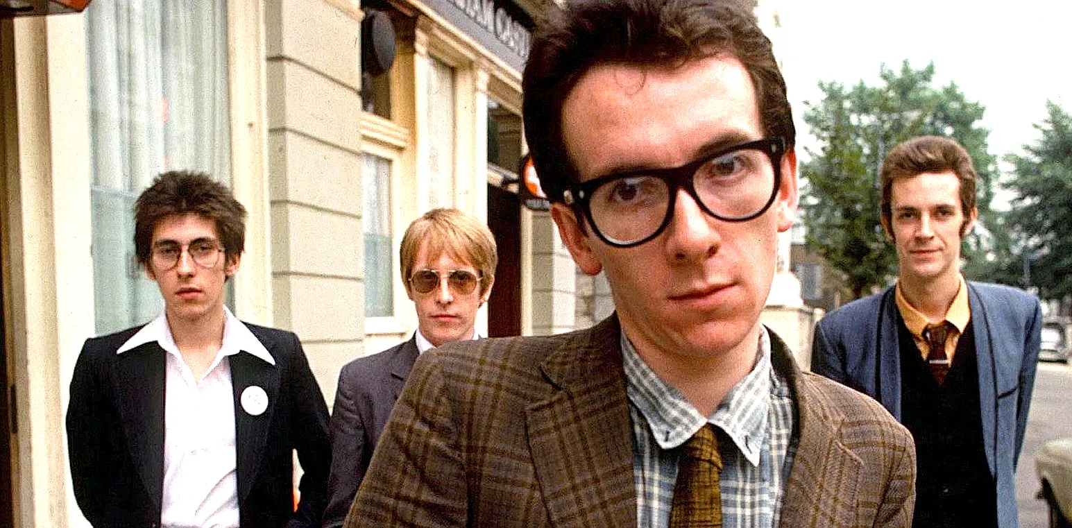 Bob Dylan nel suo ultimo libro: "Elvis Costello era avanti anni luce ...