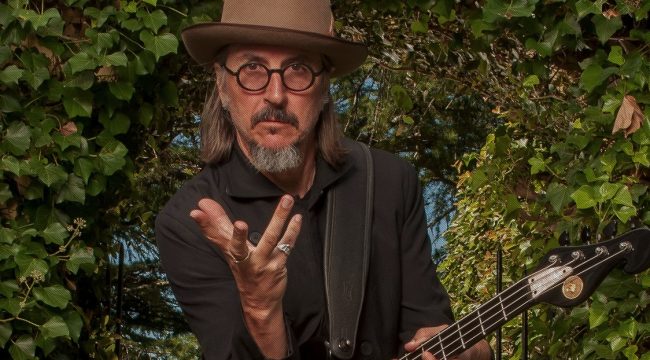 Fearless Flying Frog Brigade. Les Claypool e Sean Lennon suonano dal ...