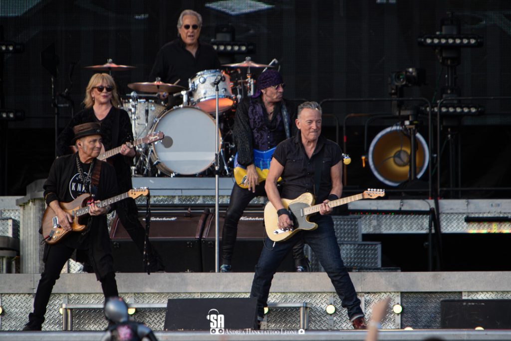 Bruce Springsteen pubblica l'inedito “Lonely Night in the Park” per ...