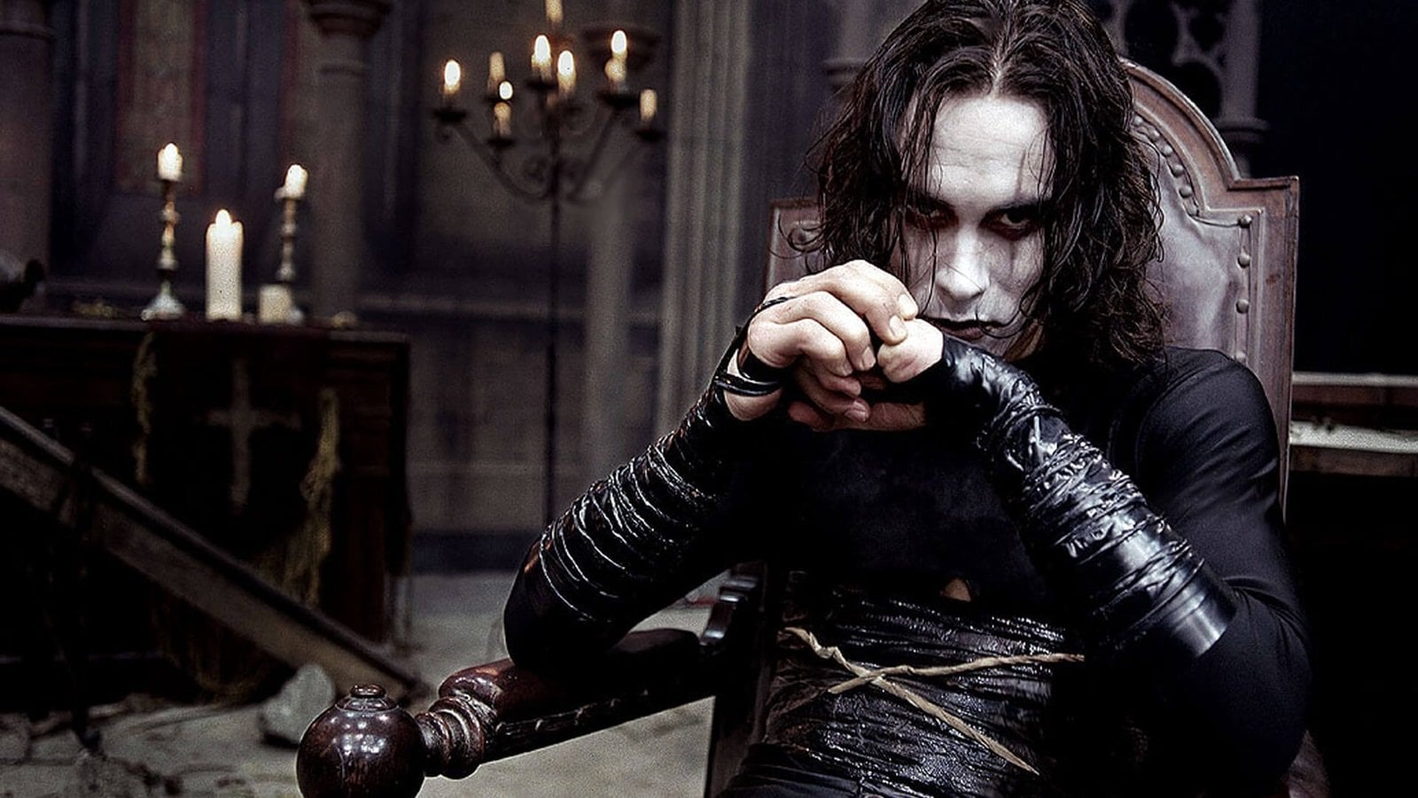 "Il Corvo". Il regista dell'originale sul reboot: "Non andava fatto, il ...