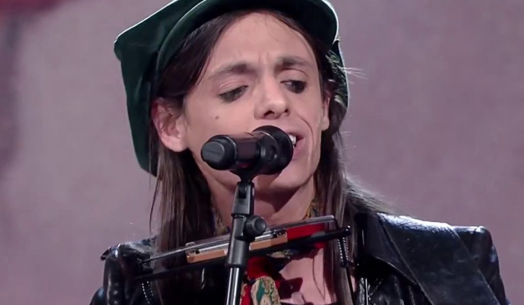 Lucio Corsi a Che Tempo Che Fa esegue brani di “Volevo essere un duro ...